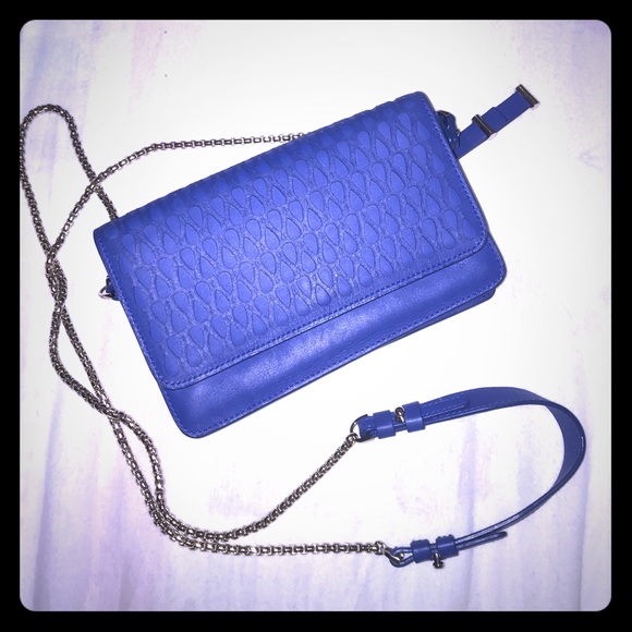Stuart Weitzman | Bags | Nwt Stuart Weitzman Chain Wallet Crossbody ...