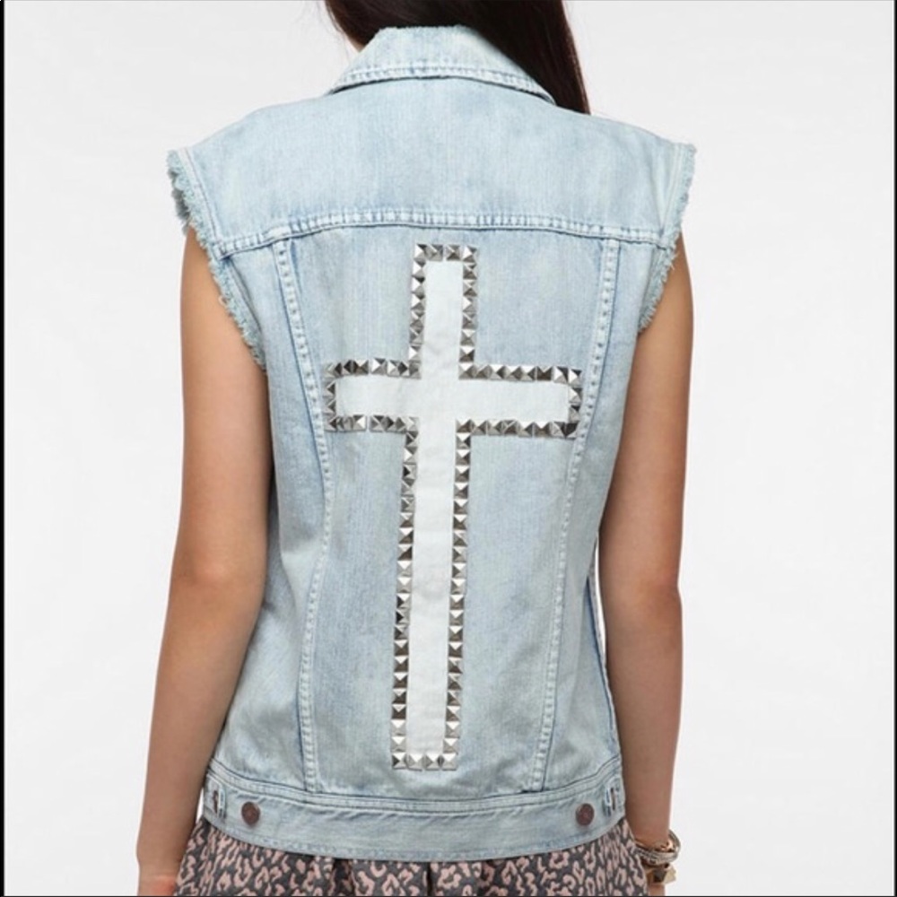 Uo Bdg Studded Cross Denim Vest - Gem