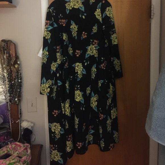 LuLaRoe | Sweaters | Bnwt Llr Sarah Htf Alice In Wonderland Roses ...
