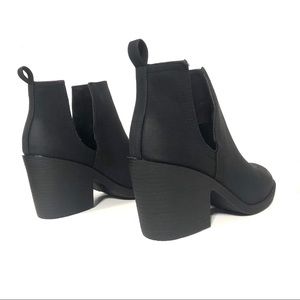 Pierre Dumas | Shoes | Pierre Dumas Black Booties Boots Ankle Boots ...