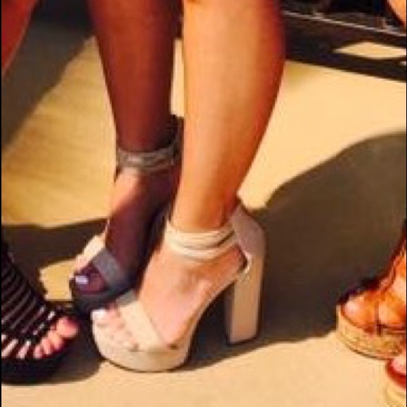 BAMBOO | Shoes | Tan Block Heel With Two Chain Detail Around Ankle ...