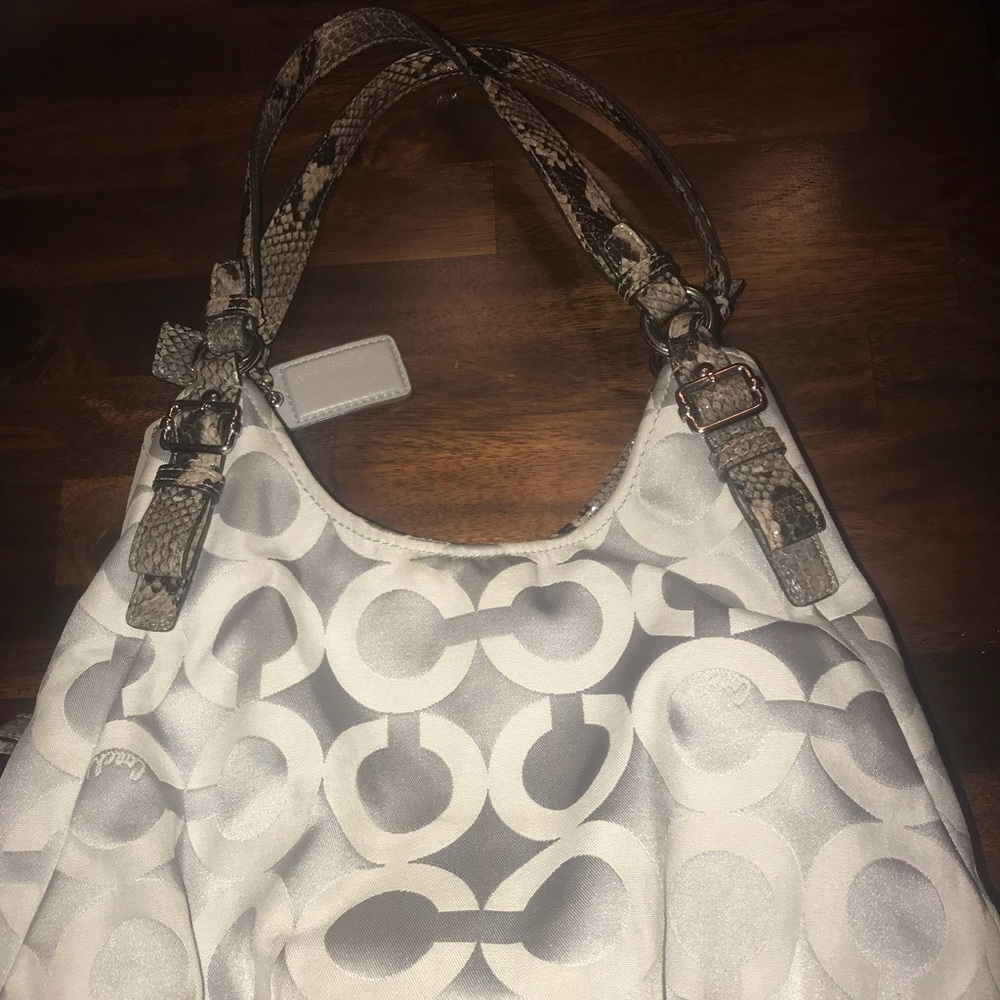 Light Coach Purse With Snakeskin Pattern! - Gem