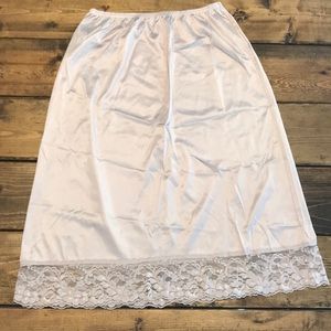 vassarette | Intimates & Sleepwear | Slip | Poshmark