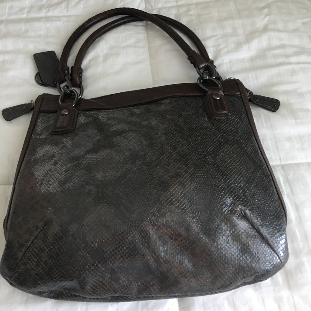 Coach Authentic Beautiful Snake Skin Leather Purse - Gem