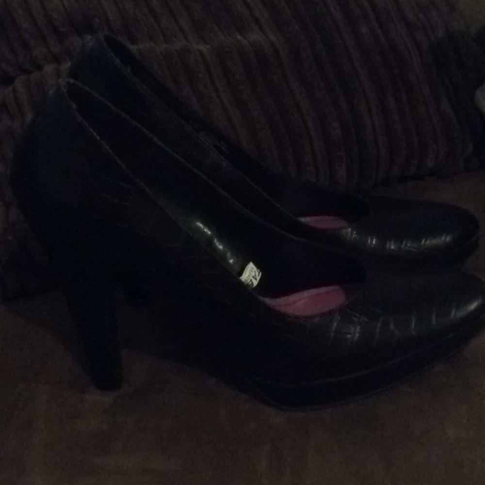 4 Inch Heels 1/2 Inch Platform Very Stylish - Gem