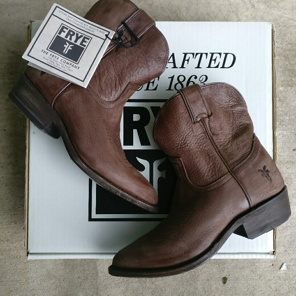 Frye | Shoes | Billy Short Frye Boots Size 6 | Poshmark