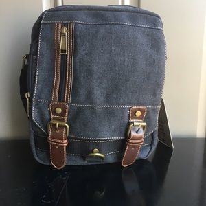 Cargoit | Bags | Cargoit Canvas Cross Body Bag | Poshmark