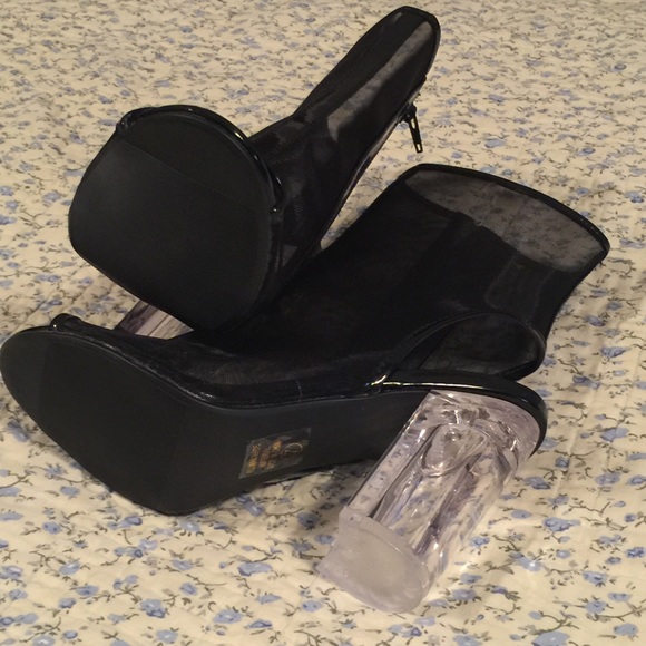 Red Delicious Shoes | Shoes | Delicious Shoes Premas Black Mesh Booties ...