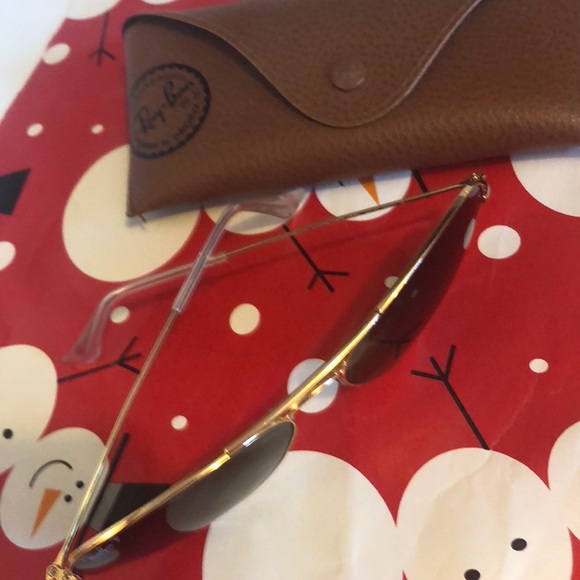 Ray-Ban | Accessories | Ray Ban Gold Rimmed Aviators W Case Cracked ...