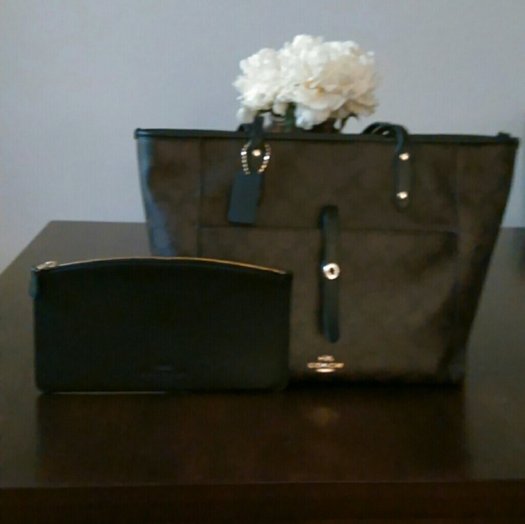 Coach | Bags | Coach Signature City Zip Tote With Pop Out Pouch | Poshmark