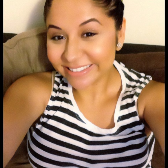 Suly's Closet (@suleyma_xoxo) | Poshmark