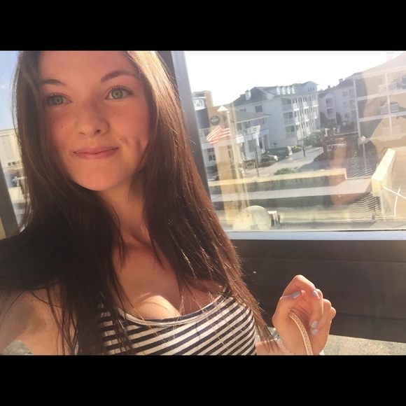 Jocelyn's Closet (@jocelynicholexo) | Poshmark