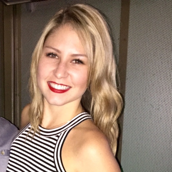 Taylor's Closet (@taylor_janke) | Poshmark