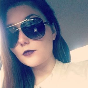 Posh don .'s Closet (@tinabeanaa) | Poshmark