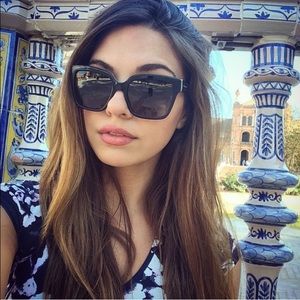 Jessica Deluge's Closet (@jessicadeluge) | Poshmark