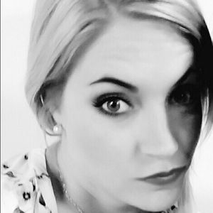 Heather Strong-poston's Closet (@hgoris2003) | Poshmark